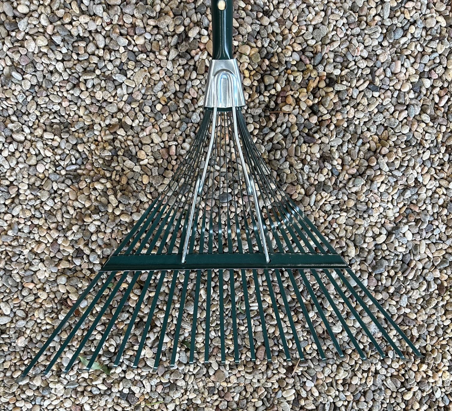 Medium Spring Rake 48" Handle – Plant Material