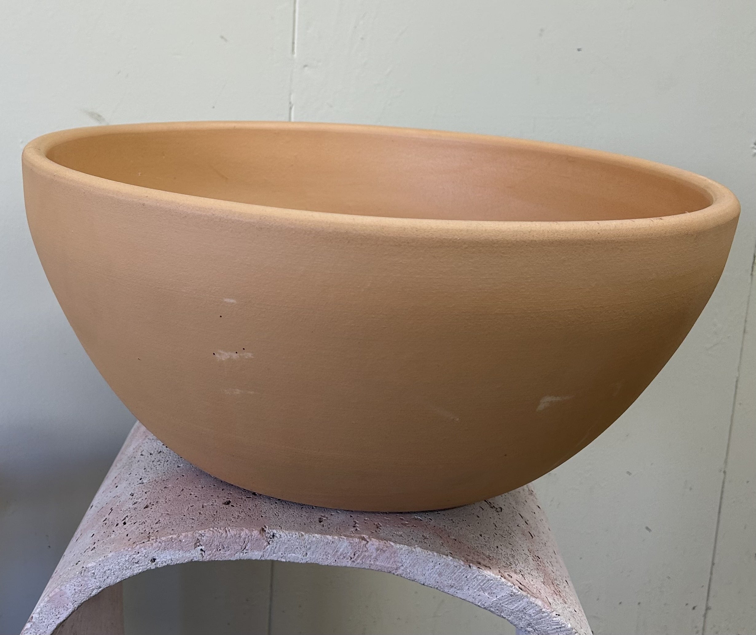 21" Low Bowl Smooth Pot – Plant Material